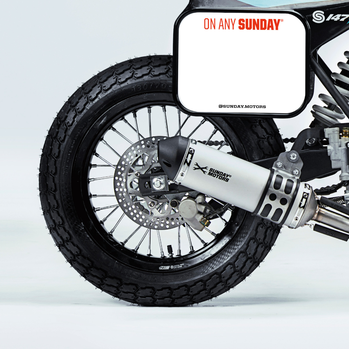 24 - SUNDAY 147 - WHEELS